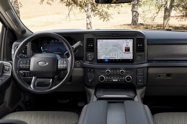 Cantor Zé Neto compra picape gigantesca da Ford por R$ 1,5 milhão; conheça