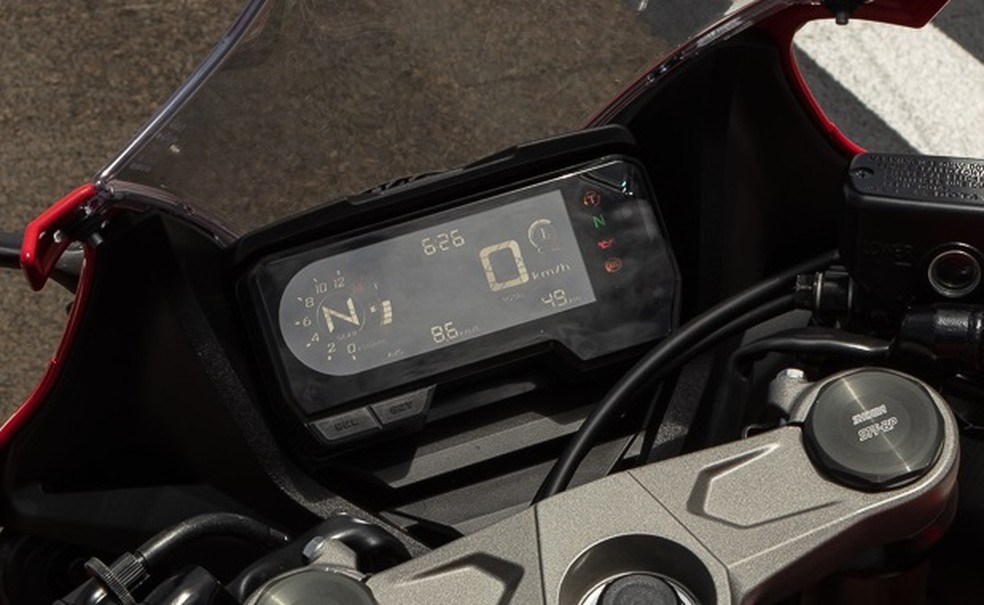 Honda lança CB 650R e CBR 650 na linha 2022