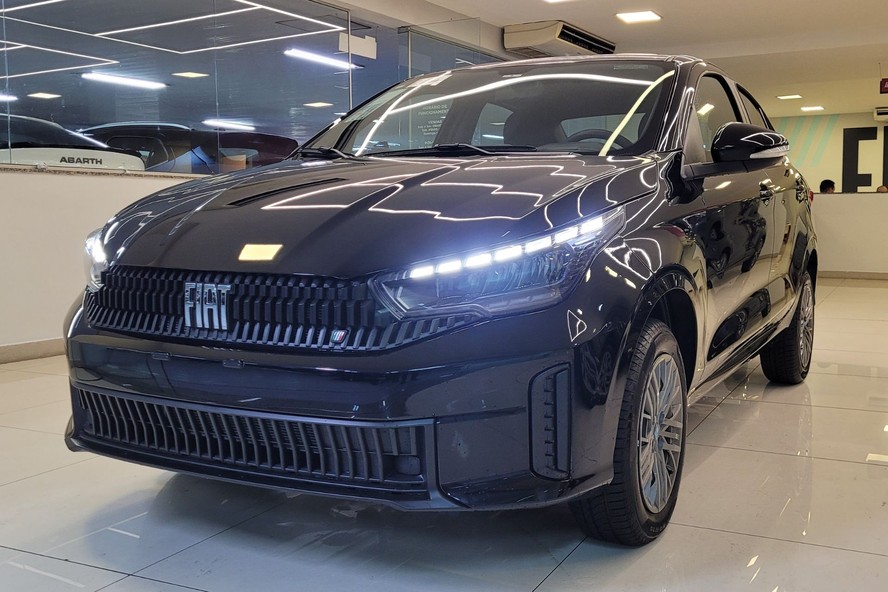 Fiat Cronos Drive 2026: conheça o sedã automático mais barato do Brasil