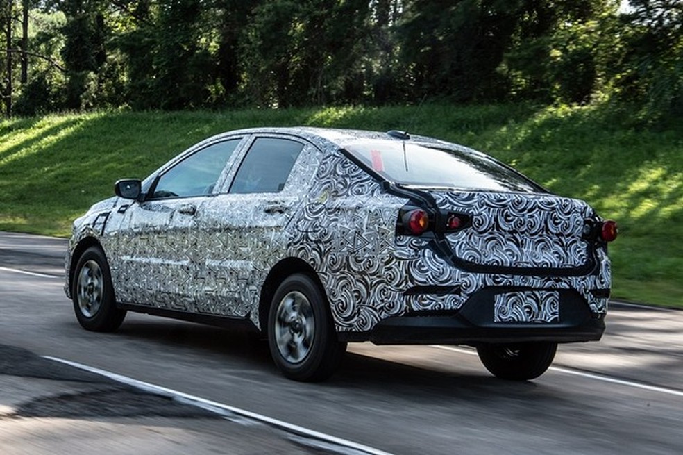 Novo Chevrolet Prisma chega antes do hatch, em julho, terá inédito ...