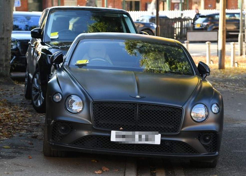 Cristiano Ronaldo é multado por parar Range Rover em local proibido ...