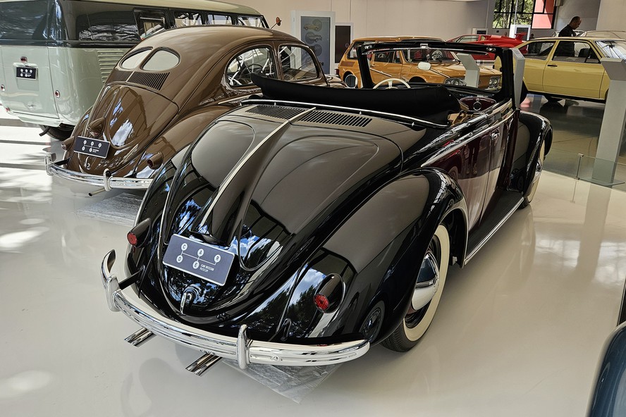 O raríssimo Fusca conversível de '2 frentes' que custa mais de R$ 1 milhão