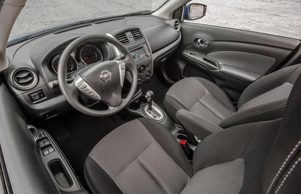 Nissan mostra Versa reestilizado