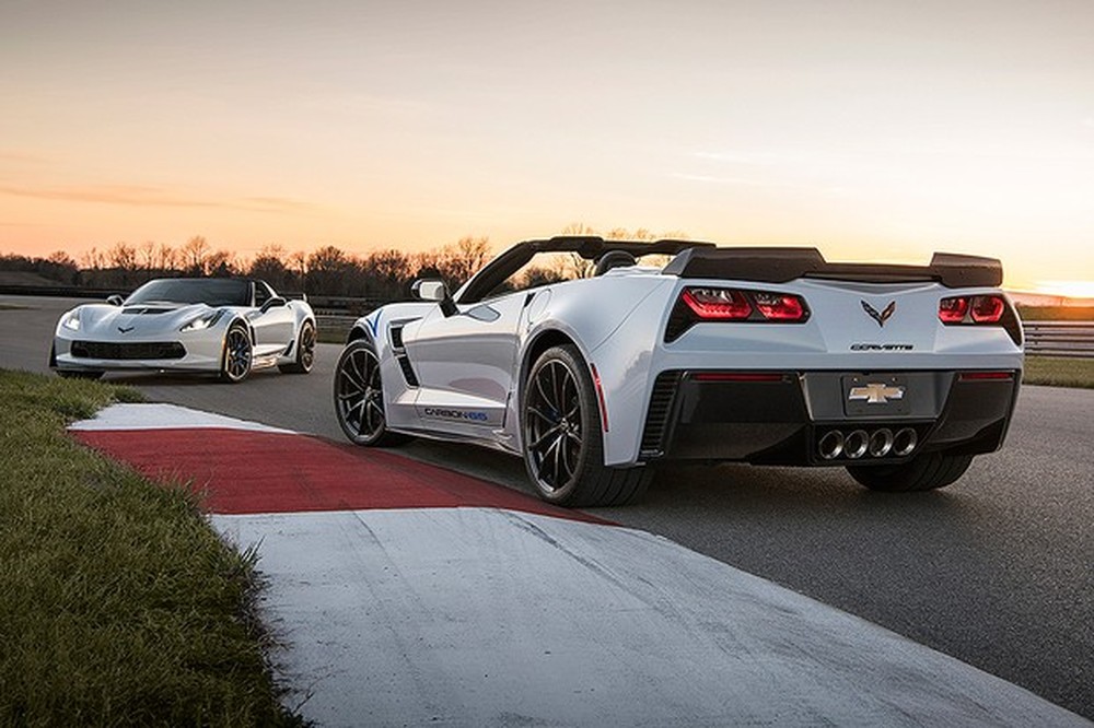 Chevrolet Corvette ganha edição limitada de 65 anos repleta de carbono