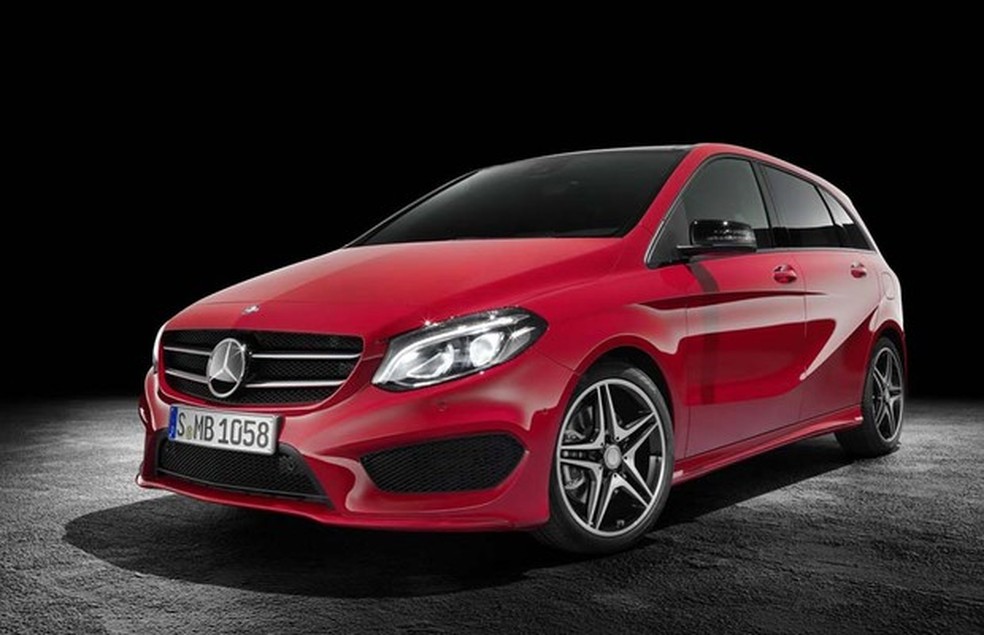 Mercedes-Benz revela o Classe B reestilizado, que chega ao Brasil em 2015
