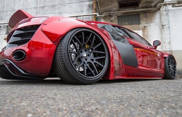 Audi R8 Liberty Walk tem estilo próprio