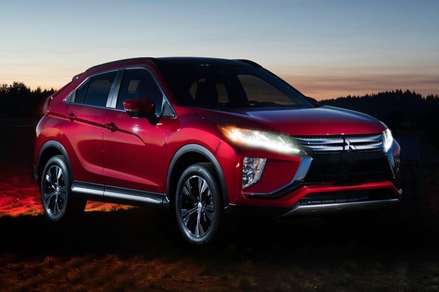 Mitsubishi Eclipse renasce como SUV diante do eclipse solar