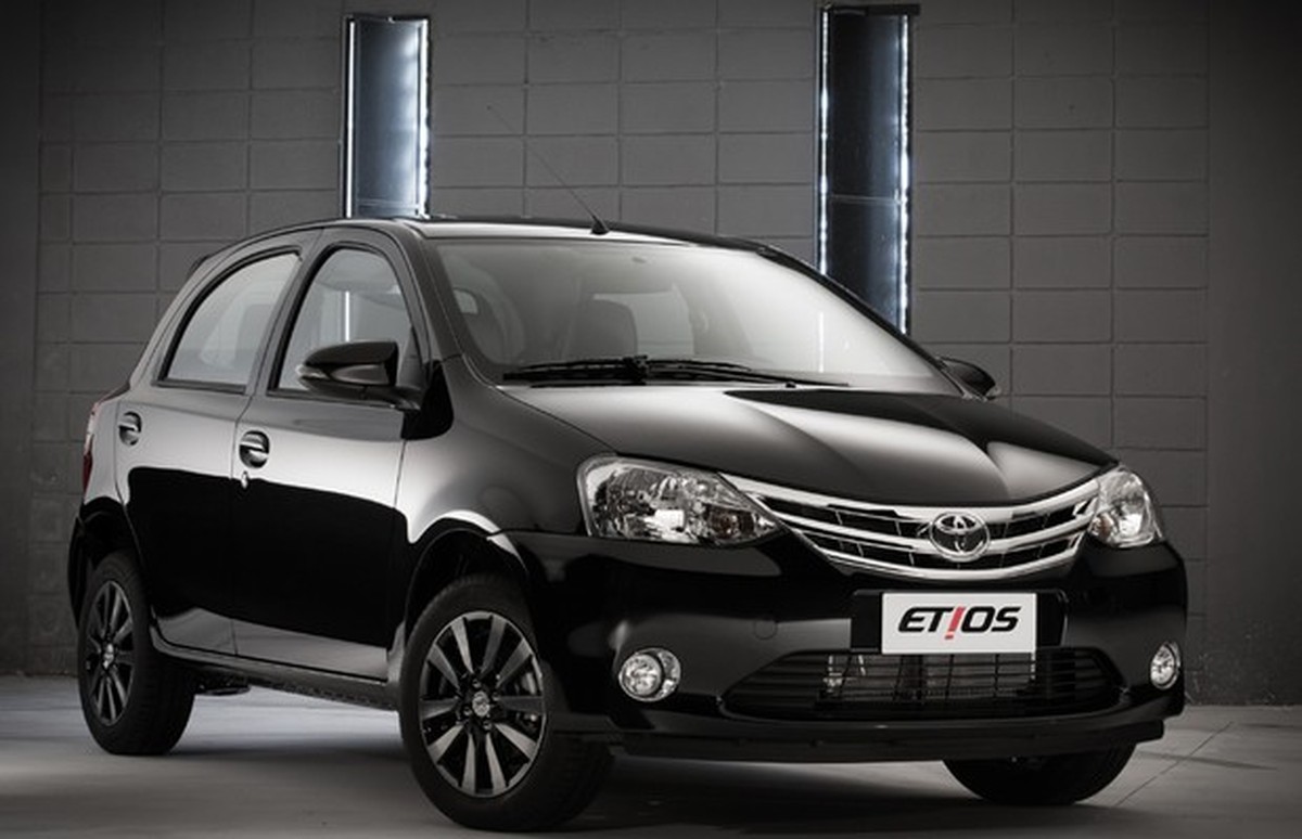 Toyota Etios 2015 chega às lojas mais caro