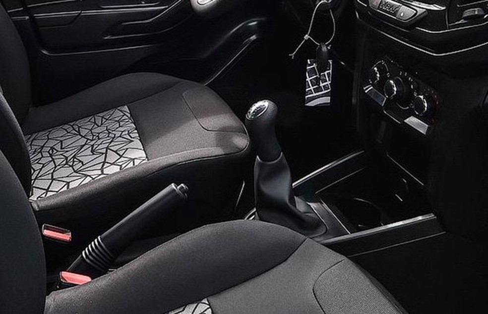 Interior do Lada XRAY é revelado