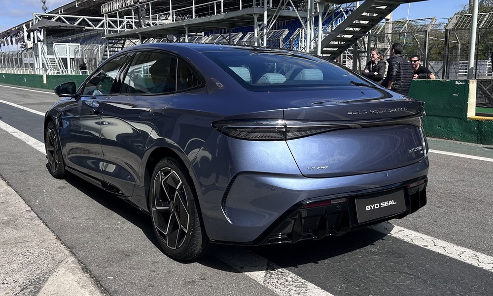 BYD Seal chega nos próximos meses com potência de Porsche, mas metade ...