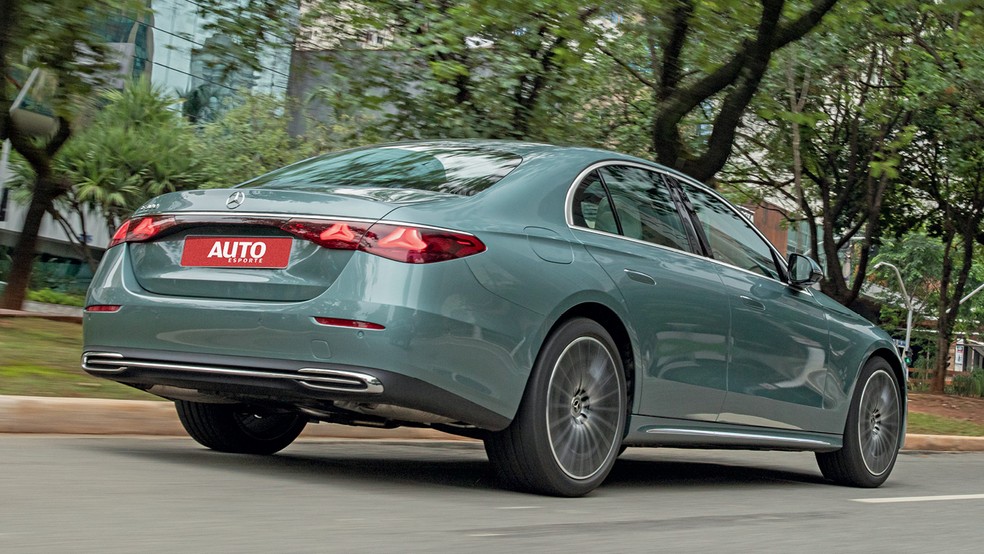 Teste: Mercedes-Benz E 300 mostra que classe vai além do nome