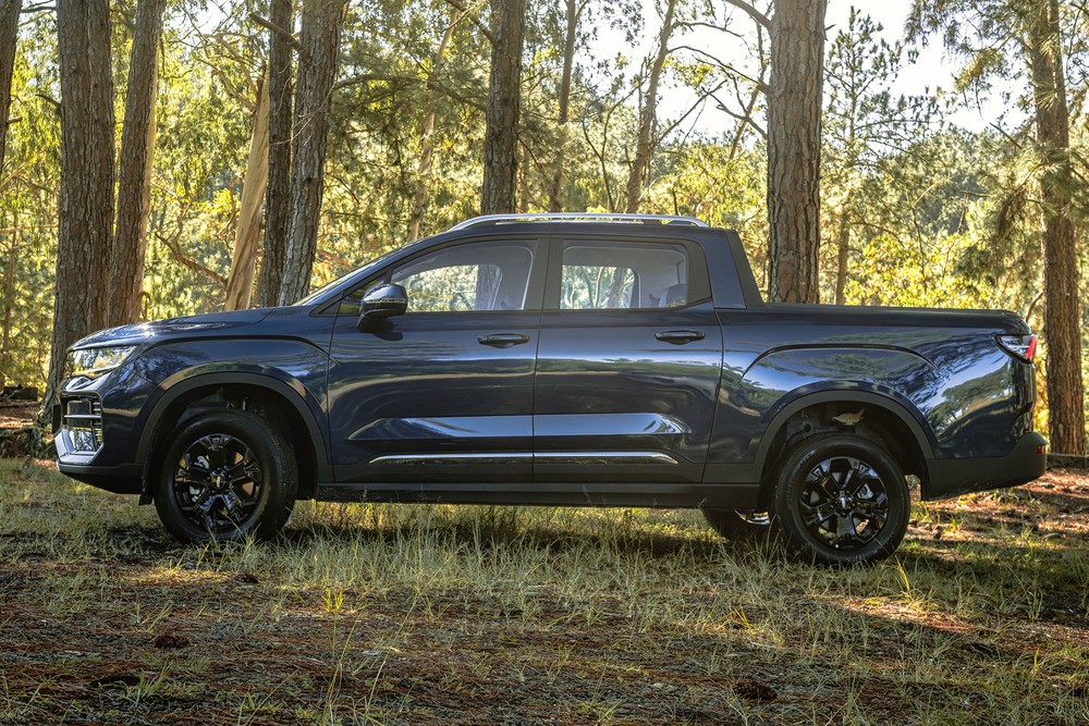 Flagra: Riddara RD6 é rival elétrica da Hilux que já tem preços e versões