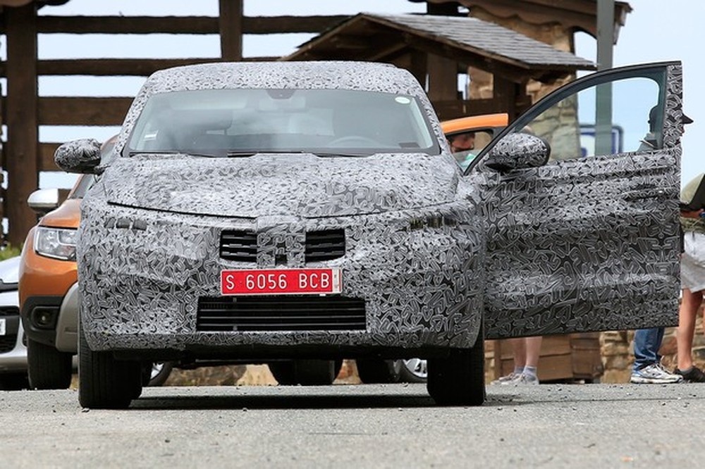 Flagra: como é o Captur cupê que a Renault pretende fazer no Brasil