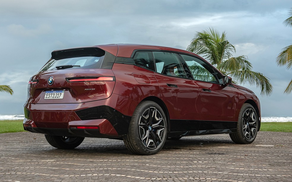 BMW iX elétrico de 523 cv é primeiro carro de Endrick no Real Madrid