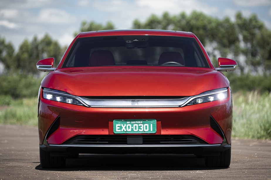 BYD Han tem multimídia giratório, desempenho de esportivo e preço acima ...