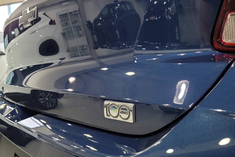 Chevrolet Onix 100 Anos é série especial que custa menos e entrega mais