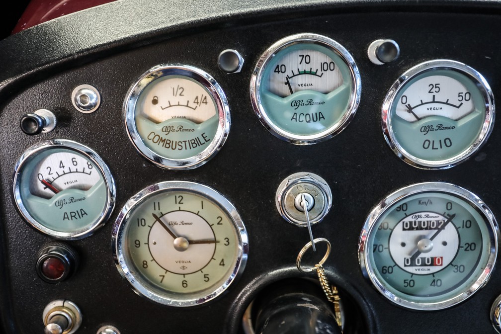 Caminhões Fenemê: colecionador mostra dezenas de FNM que restaurou no ...