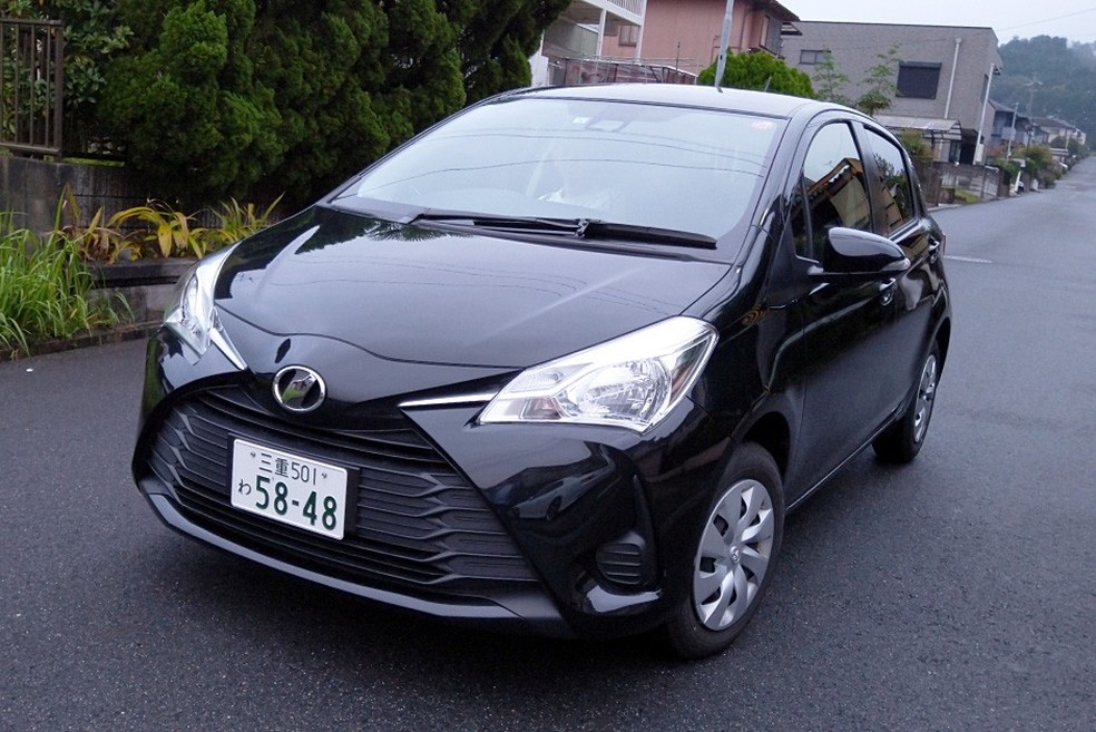 Toyota Vitz é o hatch que deveria ocupar o lugar do Etios (e do Yaris)