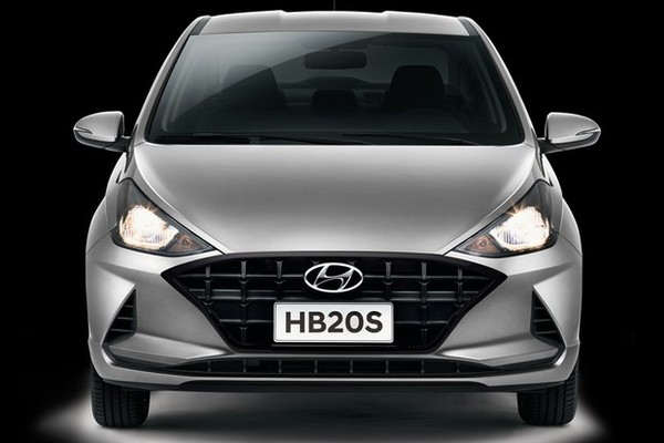 Com os retoques na grade frontal, família HB20 1.6 é apresentada na ...