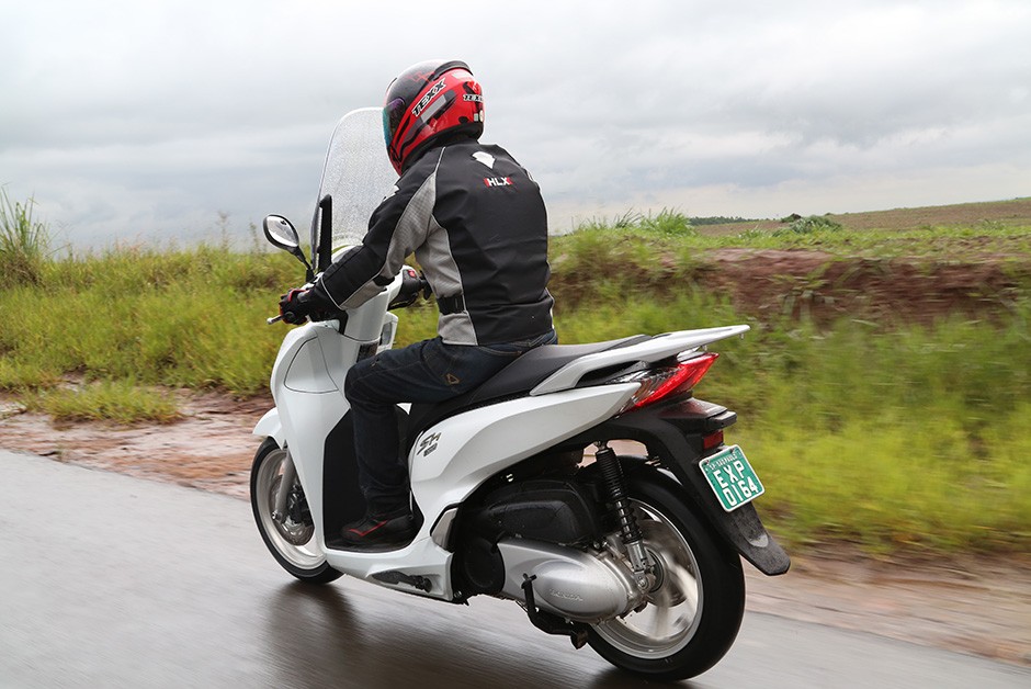 Avaliação: scooter Honda SH 300i