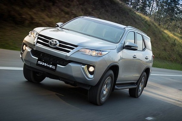 Teste: Toyota SW4 SR flex