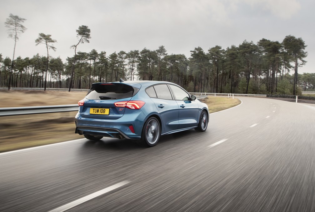 Longe do Brasil, novo Ford Focus ganha versão esportiva de 280 cv