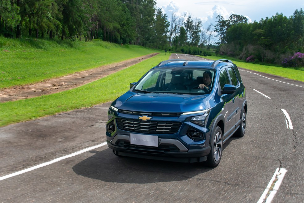 Chevrolet Spin 2025 terá 4 versões e central multimídia inédita de série