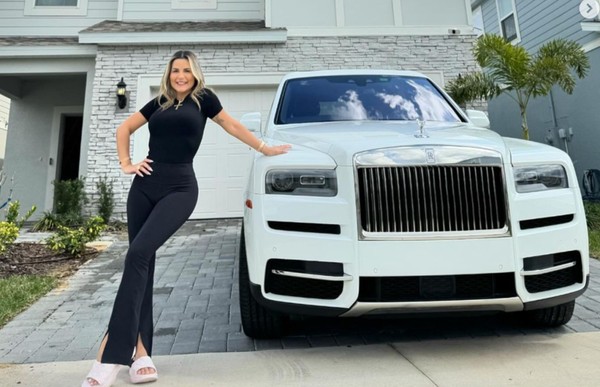 Deolane tem coleção polêmica de carrões avaliados em R$ 11 milhões; confira