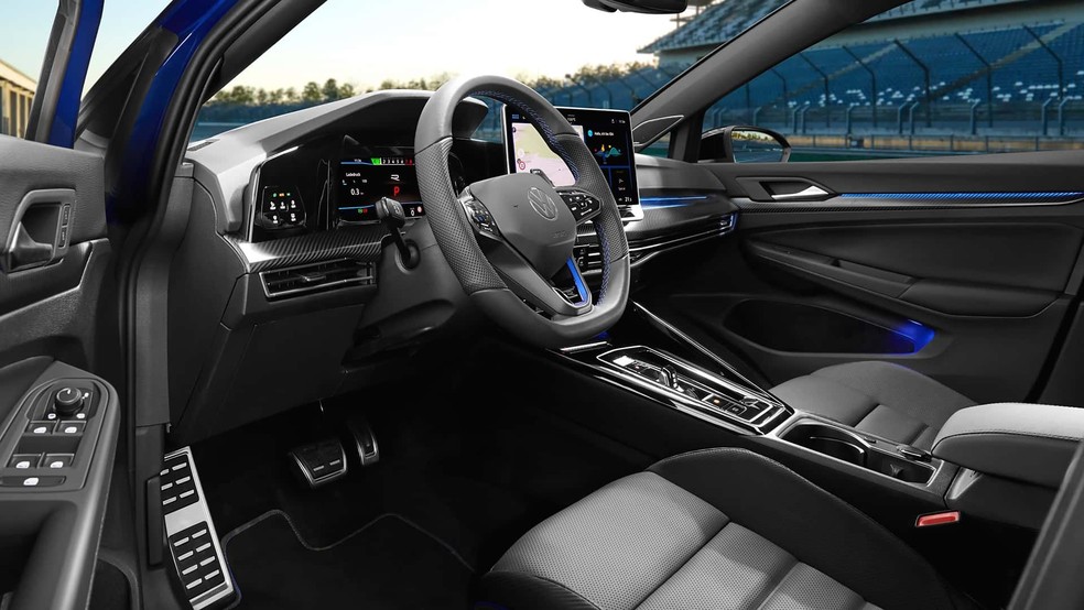 Novo Volkswagen Golf R tem 333 cv e usa ChatGPT; veja para quê