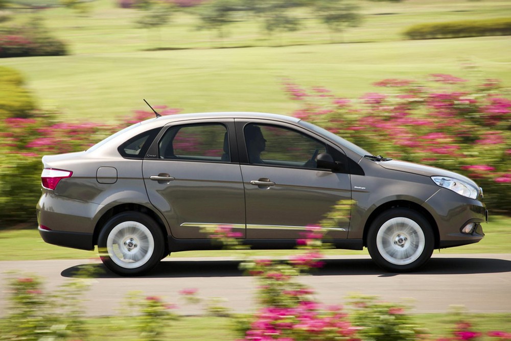 Fiat faz 'limpa' no último dia do ano e tira de linha Grand Siena e ...