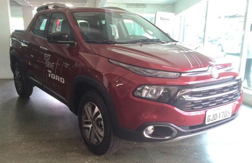 Nas lojas: Fiat Toro com teto solar tem 90 dias de espera