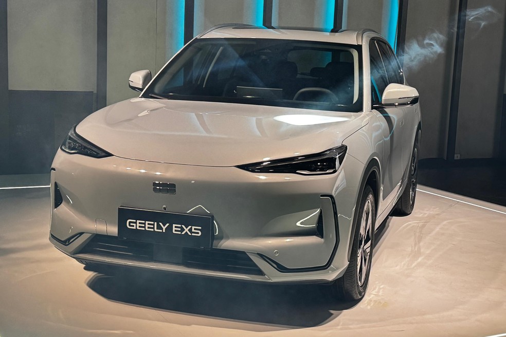 Geely EX5 chega ao Brasil em julho; marca chinesa será sócia da Renault