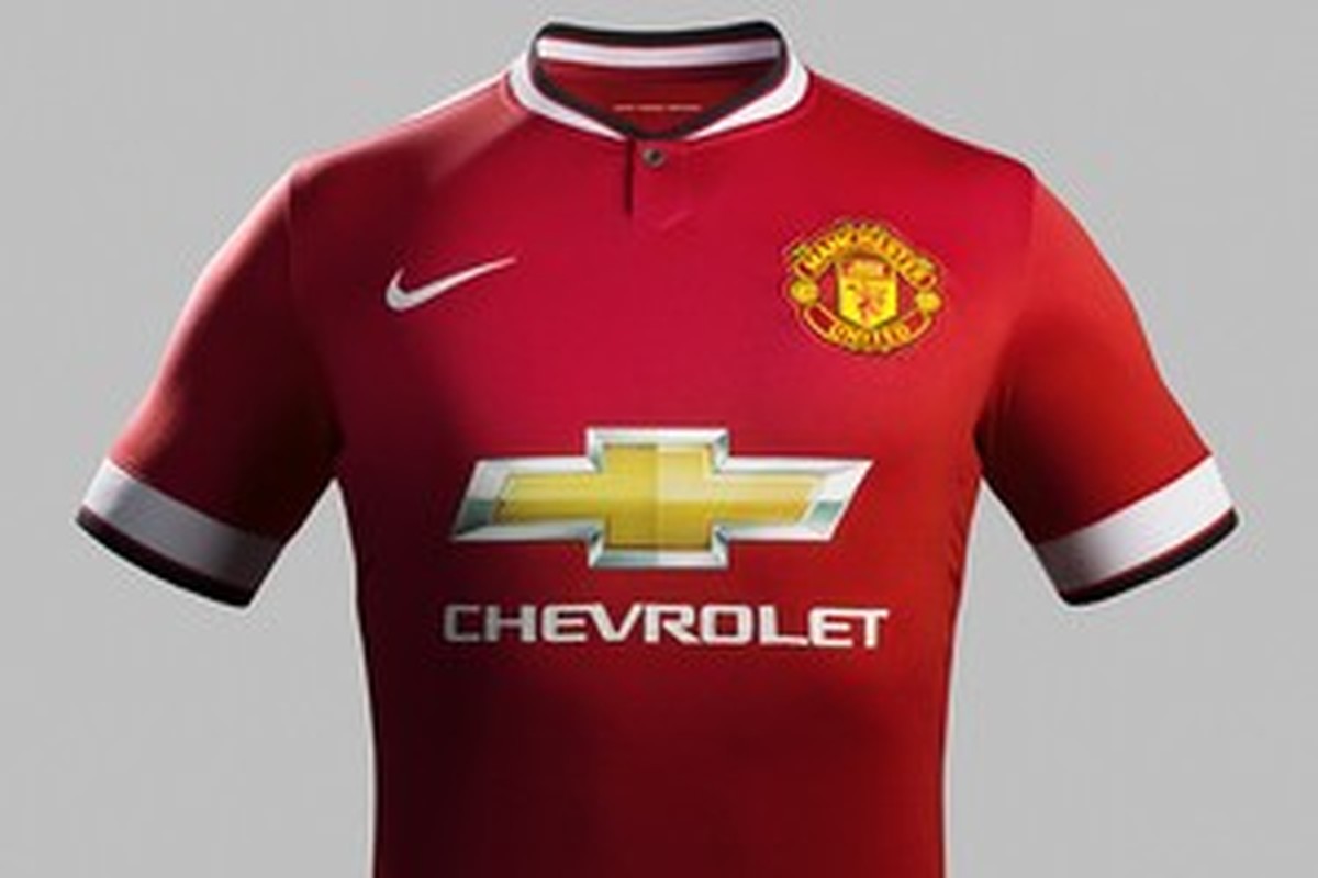 Manchester United apresenta novo uniforme com patrocínio da Chevrolet