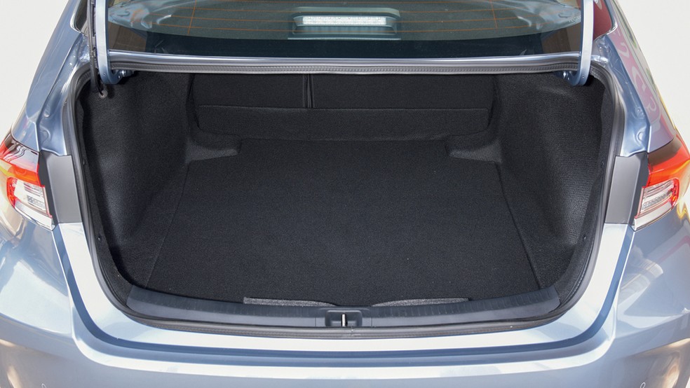 Comparativo: novo Nissan Sentra consegue superar o líder Toyota Corolla?