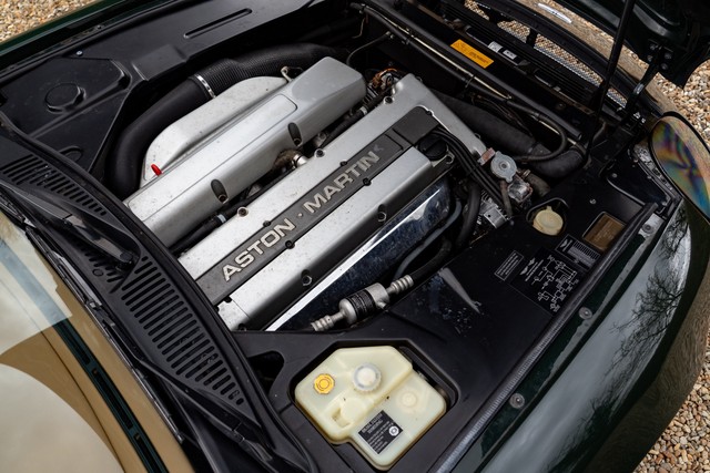 Aston Martin DB7 que foi de Elton John vai a leilão; preço baixo surpreende