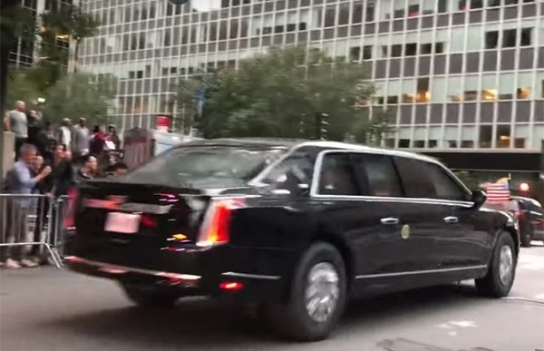 Trump de carro novo: limusine presidencial com cara de Cadillac e ...