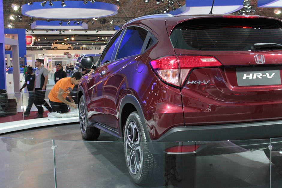 Honda HR-V terá três versões; conheça os itens de série