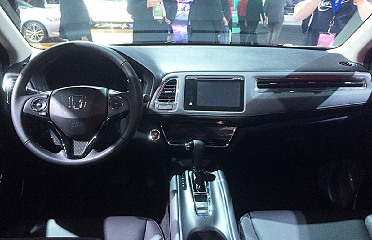 Honda revela interior do HR-V, rival do EcoSport que chega em março