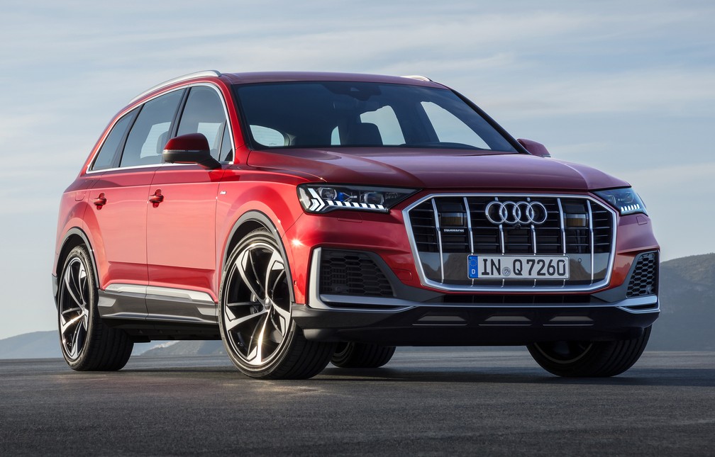 Audi Q7 ganha novo visual e fabricante promete versões híbridas