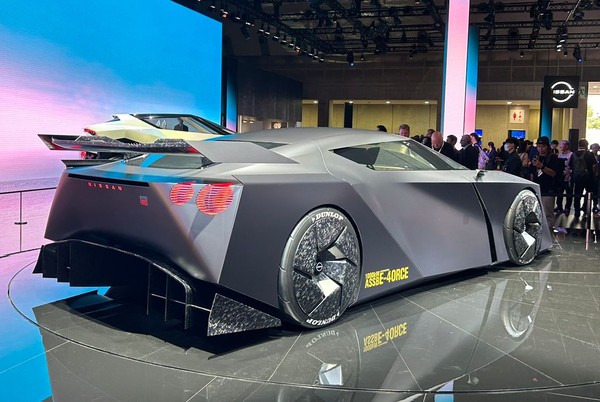 Nissan revela conceito de GT-R elétrico e futurista com 1.360 cv