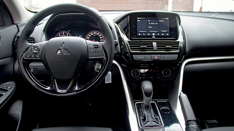 Teste: Mitsubishi Eclipse Cross Rush é SUV médio com preço de compacto