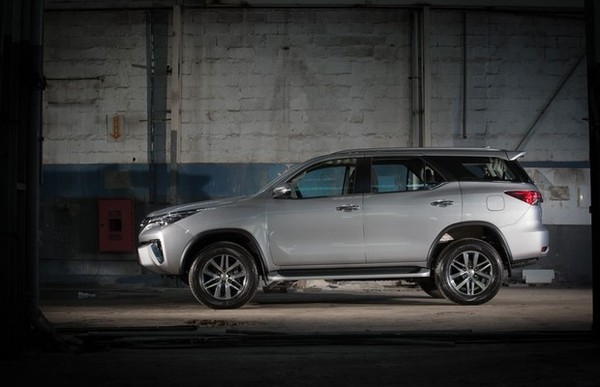 Novo Toyota SW4 chega ao Brasil a partir de R$ 205 mil