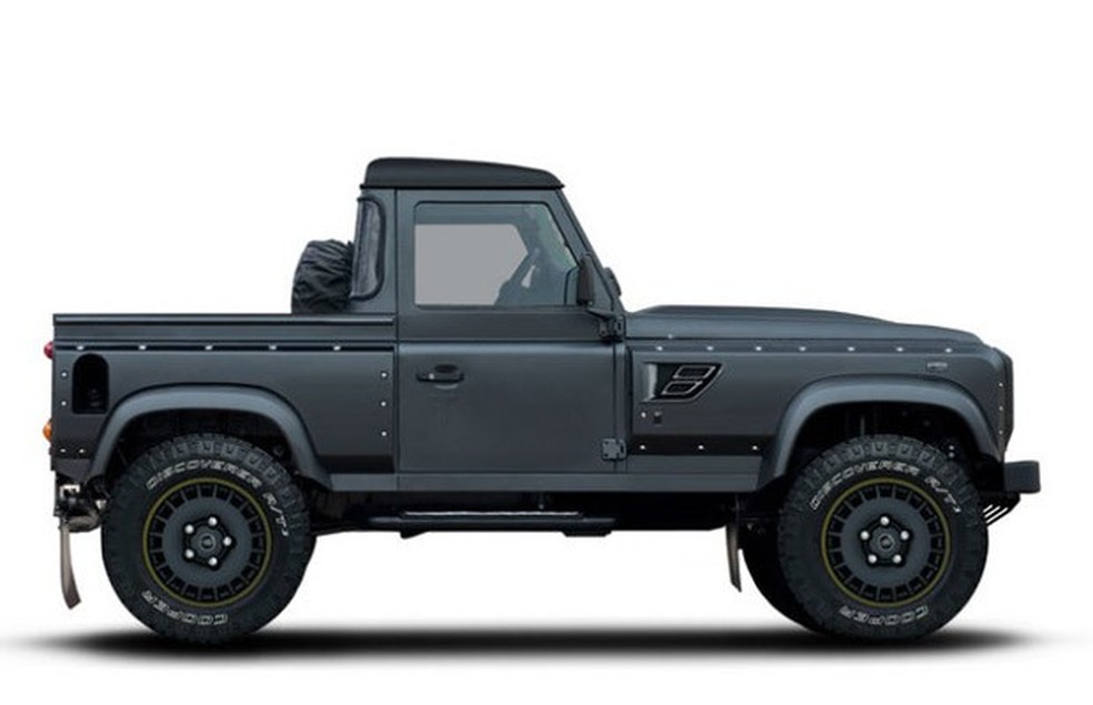 Land Rover revela picape Flying Huntsman 105 Defender