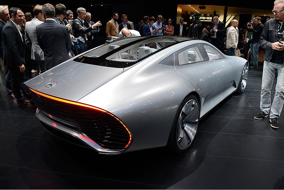 Mercedes apresenta novo conceito IAA
