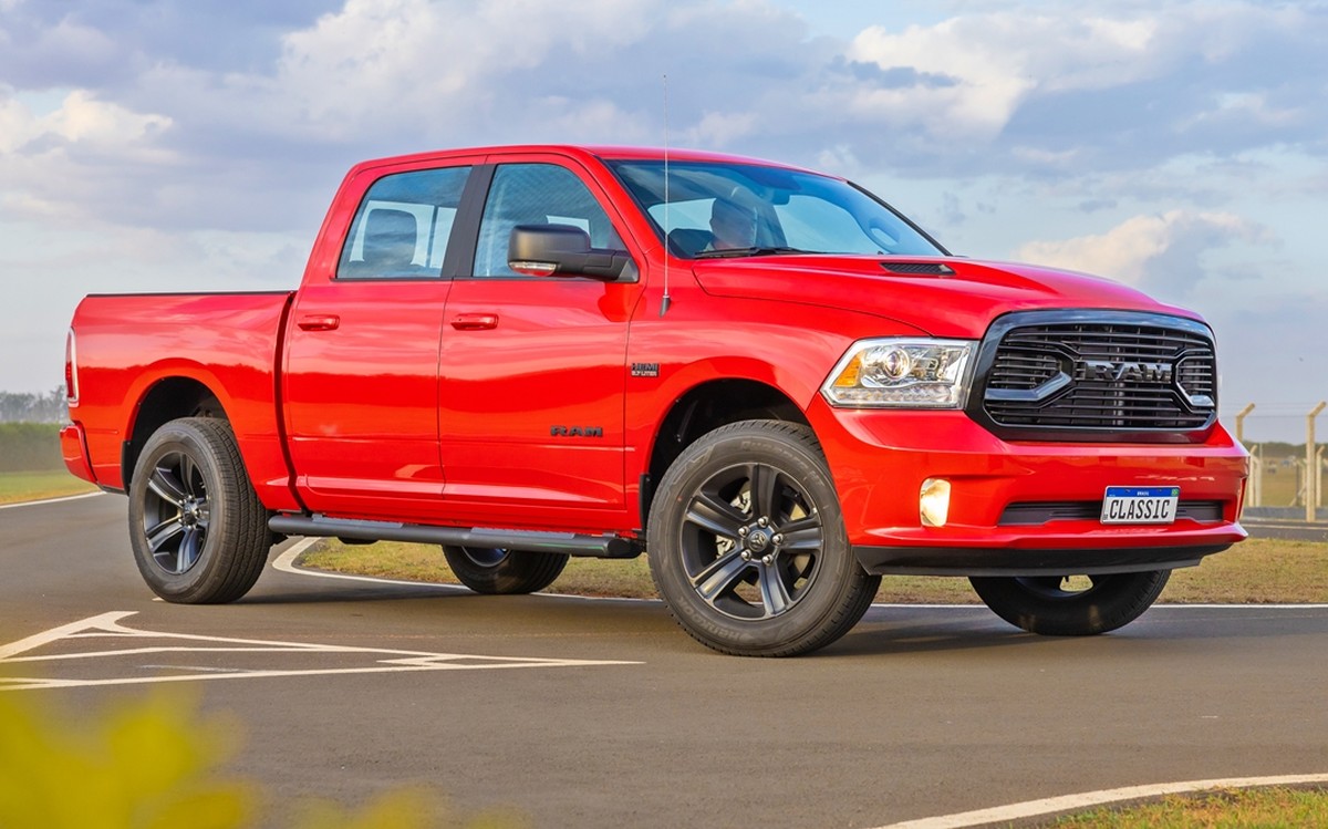 Teste: Ram Classic é picape raiz com motor V8 para brigar com Hilux e ...