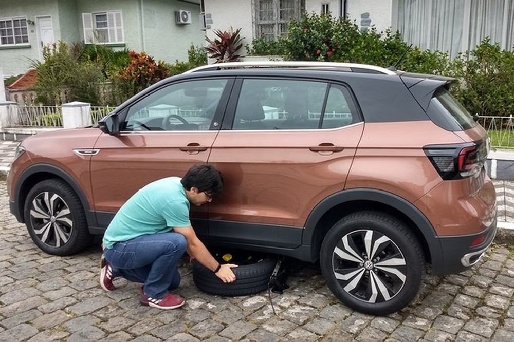 Como trocar o pneu do carro sem sustos