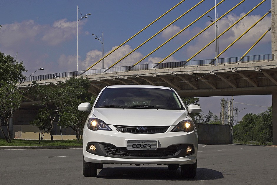 Avaliação: Chery Celer hatch 1.5