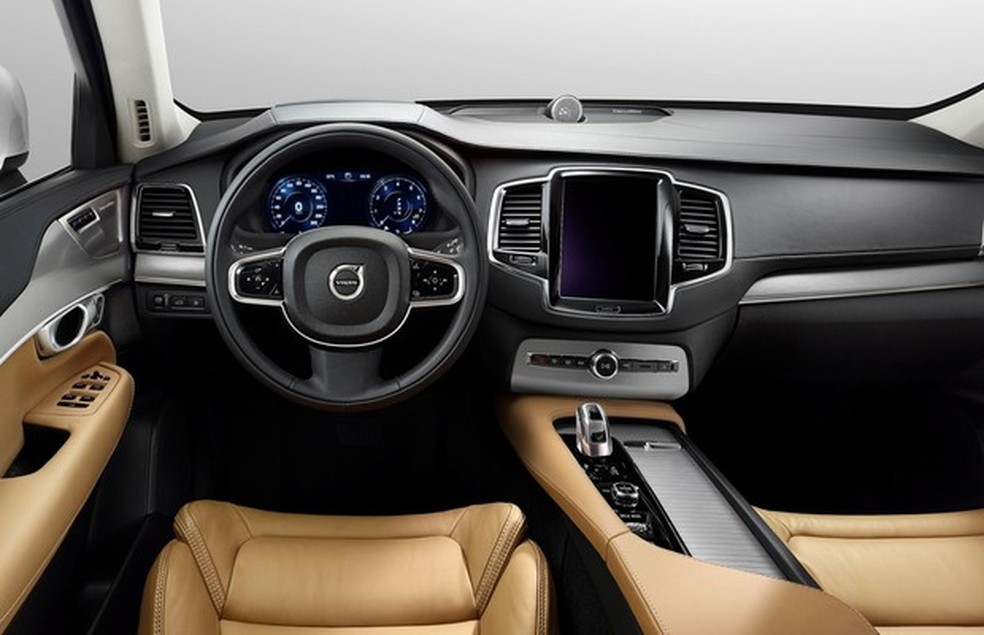 Volvo XC90 First Edition tem 11 unidades reservadas no Brasil
