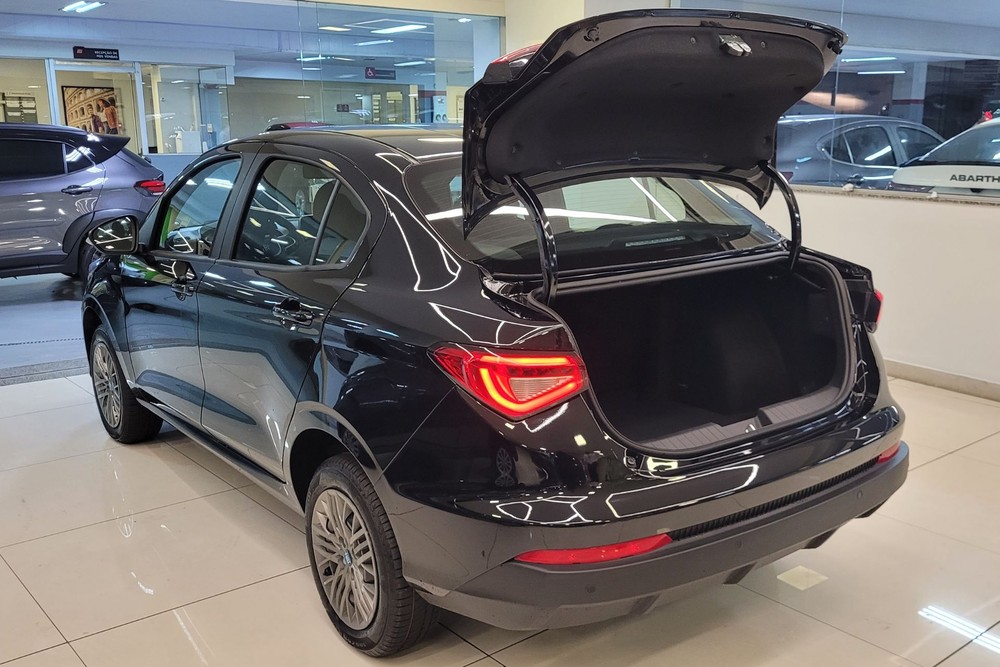 Fiat Cronos Drive 2026: conheça o sedã automático mais barato do Brasil