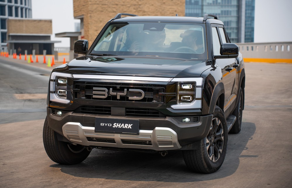 Flagra: BYD Shark já roda no Brasil; veja quando picape híbrida chega